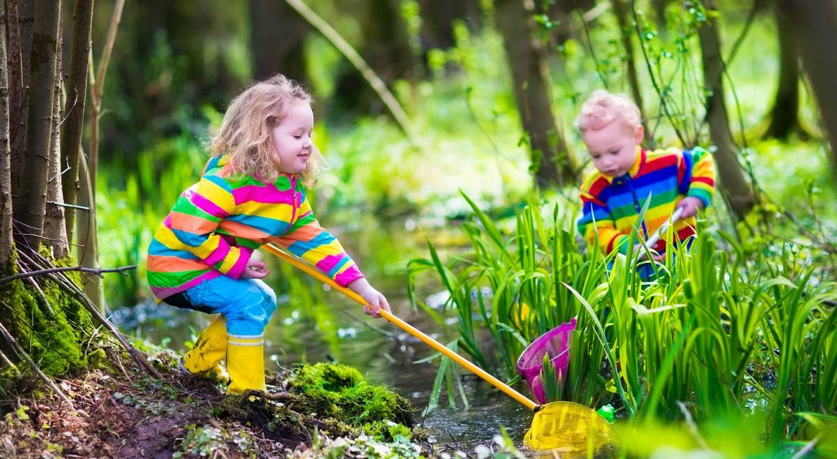 Copiilor le este mult mai bine în natură